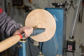 A Pro's Guide to Turning a Simple Bowl - Woodworking | Blog | Videos ...