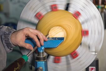 A Pro's Guide to Turning a Simple Bowl - Woodworking | Blog | Videos ...